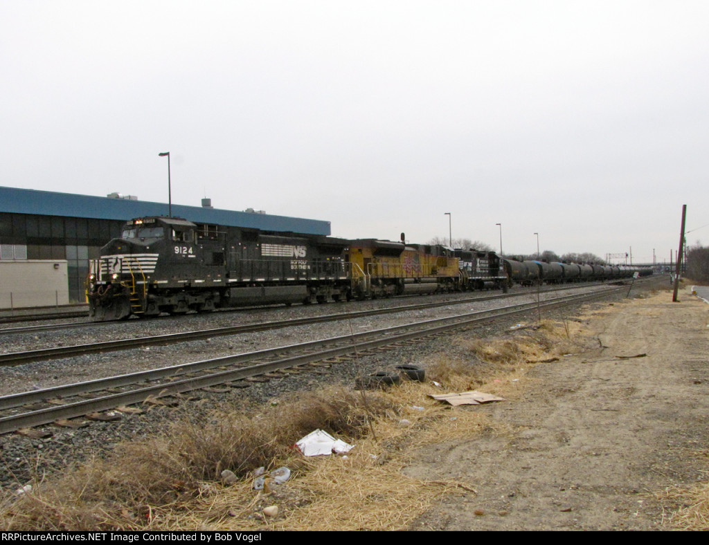 NS 9124, UP 8625, NS 5286